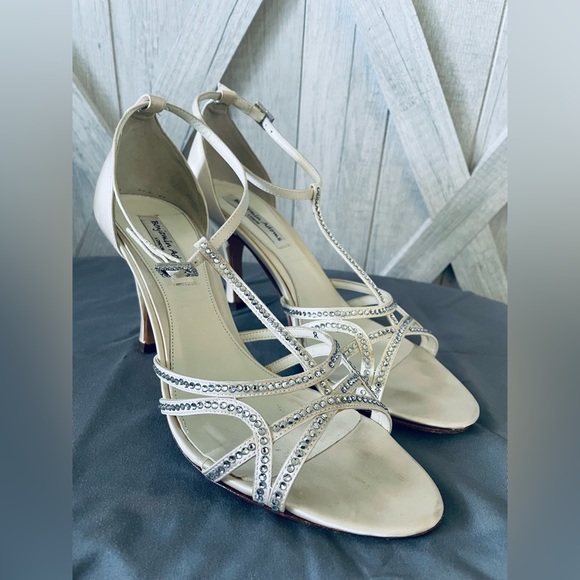 benjamin adams london | Shoes | Benjamin Adams London Heels Ivory ...